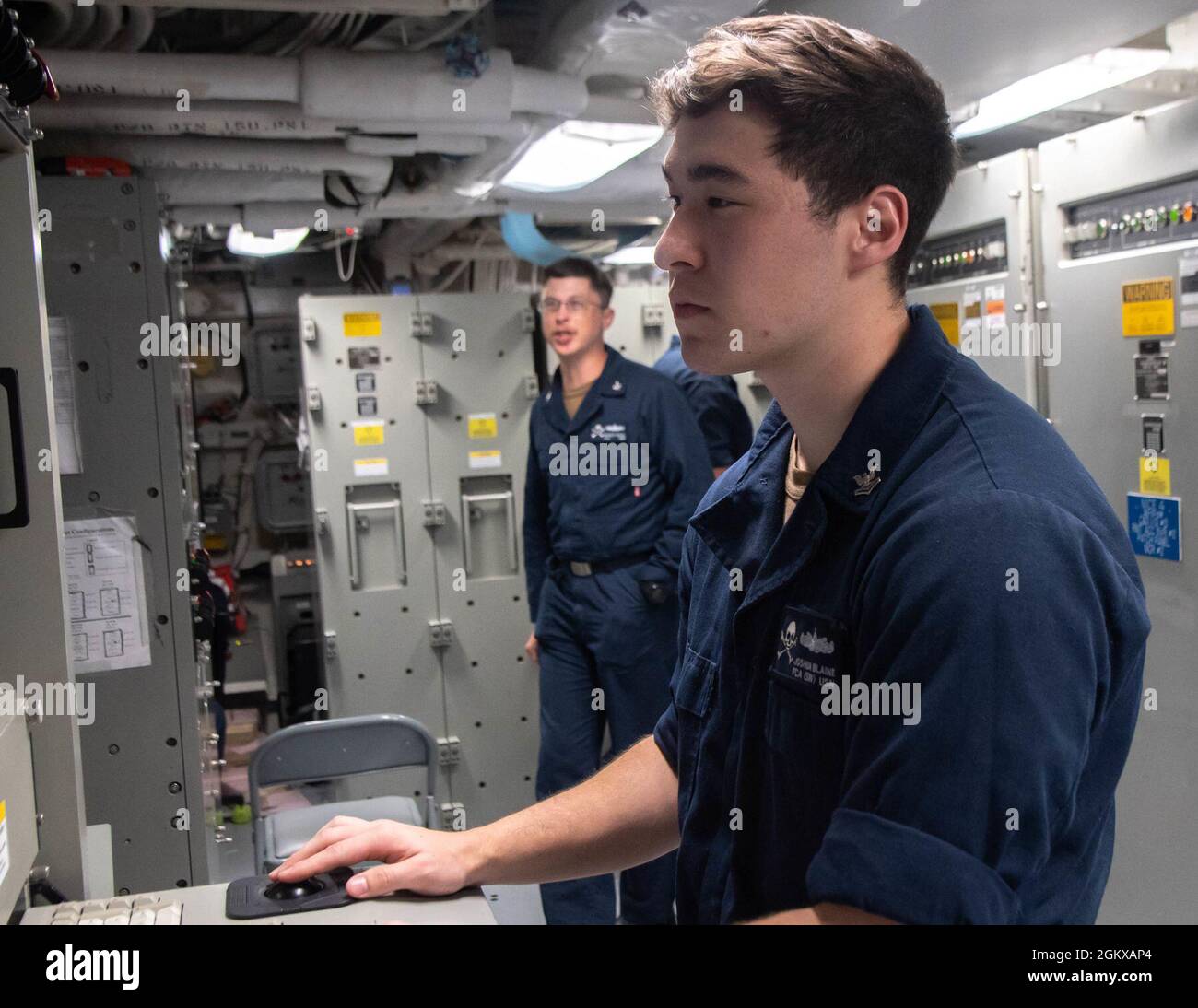 210716-N-LH67-1001 SOUTH CHINA SEA (July 16, 2021) Fire Controlman ...