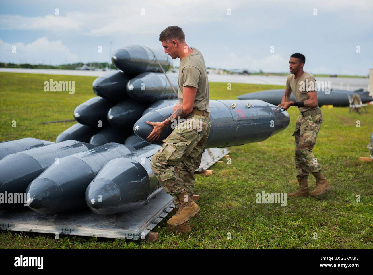 U.S. Air Force Airmen from the 389th Fighter Squadron, Mountain Home ...