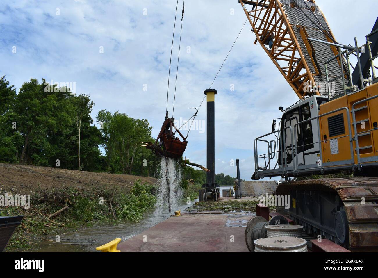 Snagging hi-res stock photography and images - Alamy