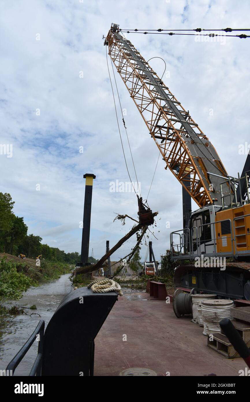 Snagging hi-res stock photography and images - Alamy