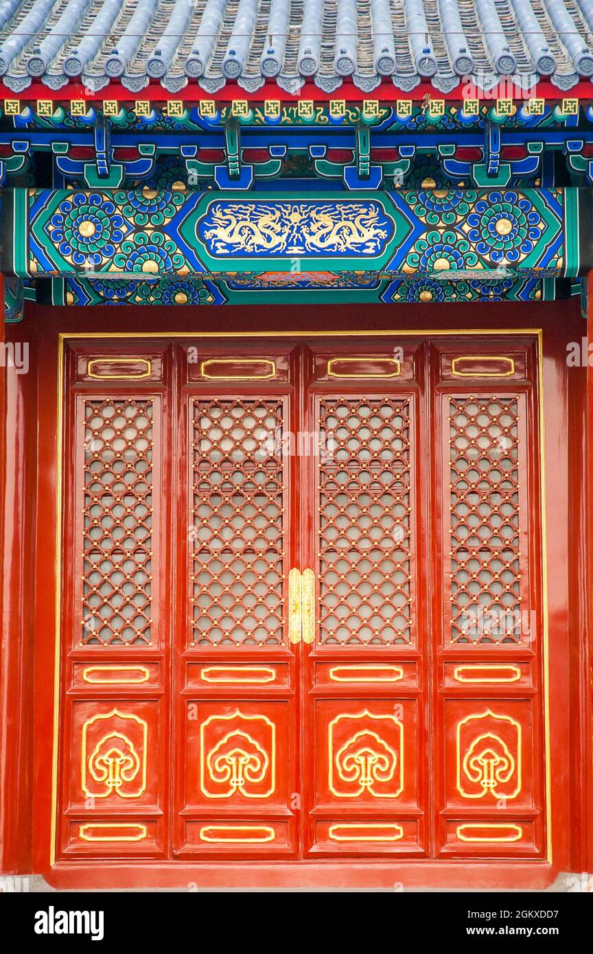 Red door of Temple of Heaven, Beijing, China Stock Photo - Alamy