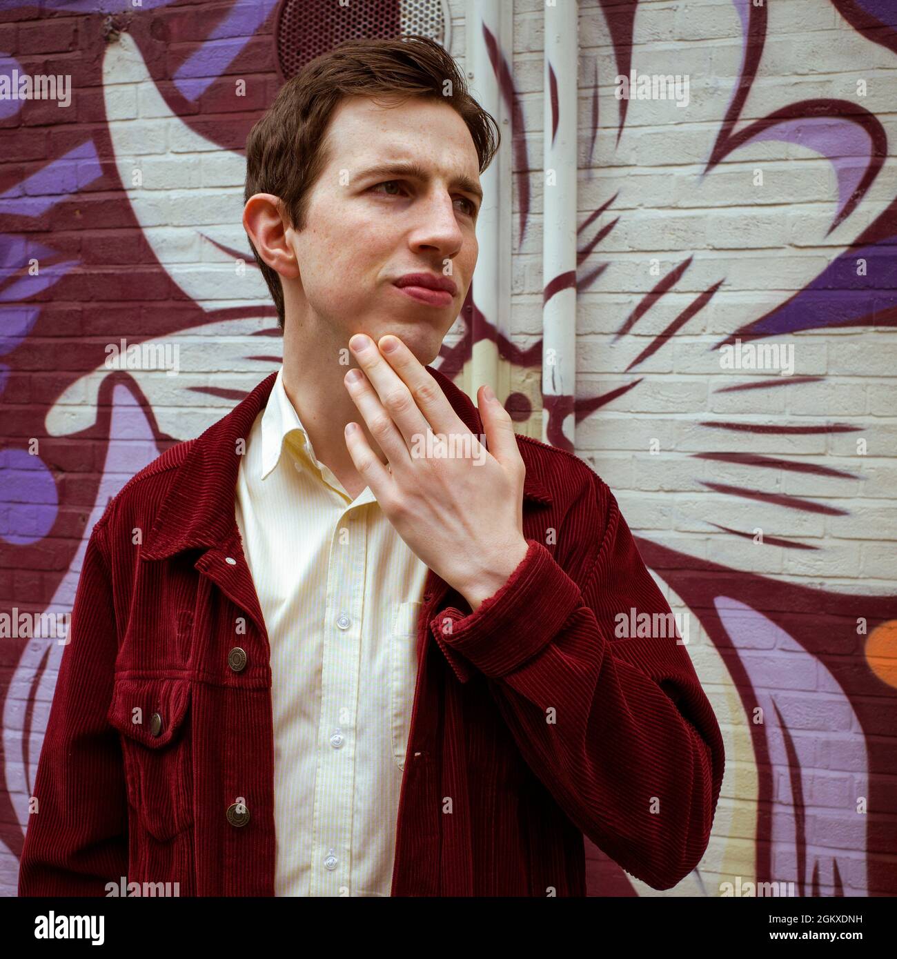 Thinking contemplate hi-res stock photography and images - Alamy