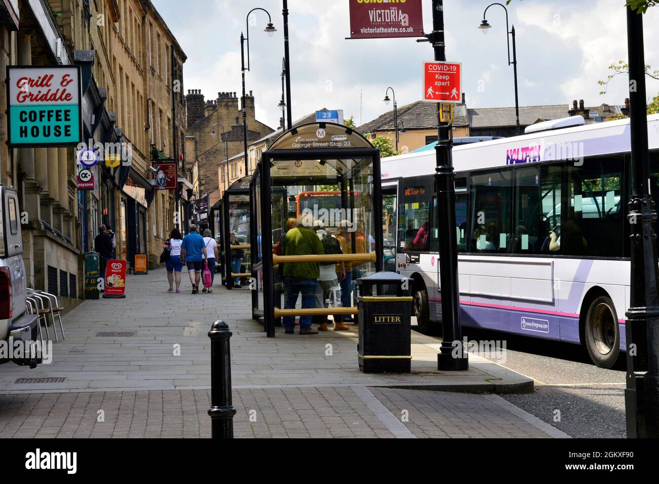 West yorkshire metro bus stop hi-res stock photography and images - Alamy