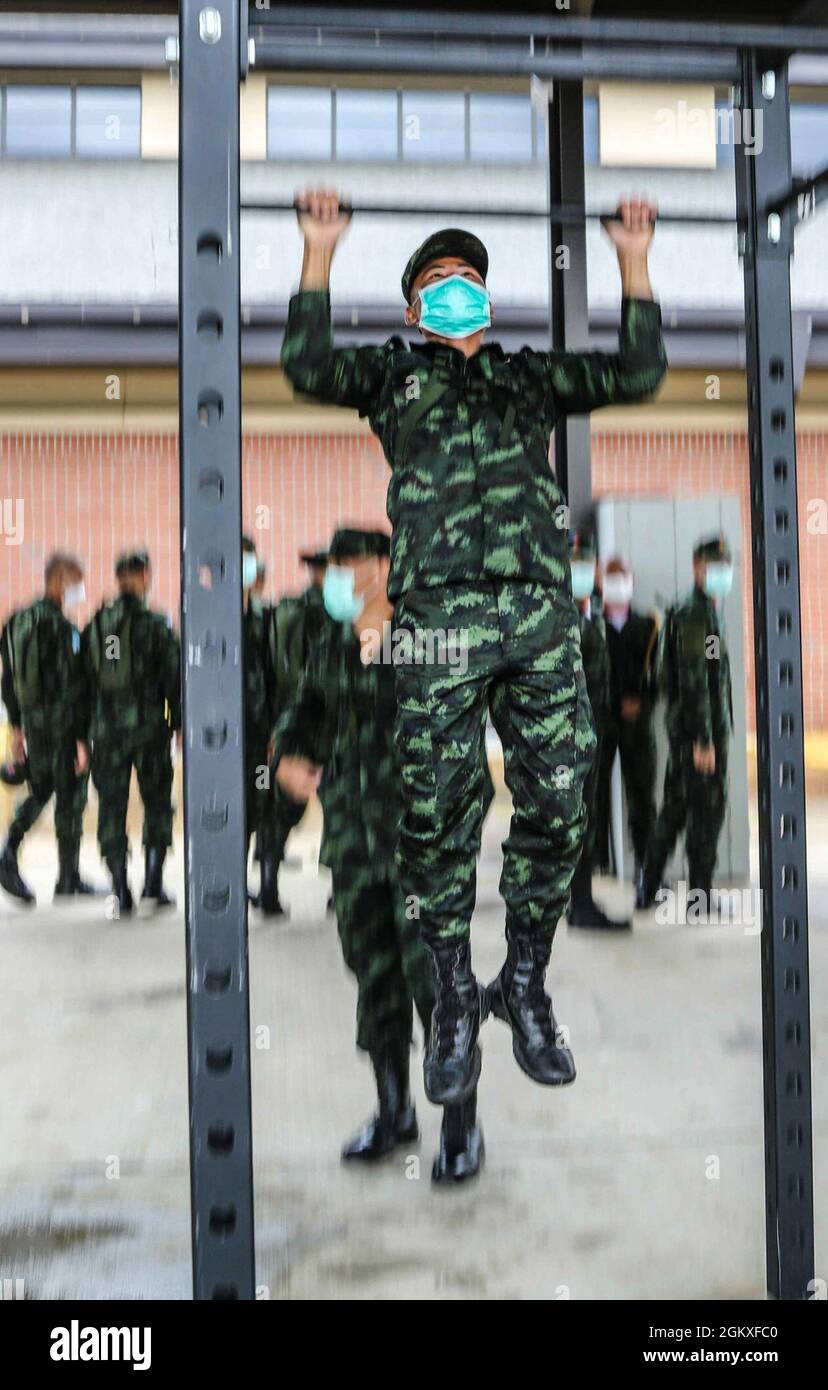 A Paratrooper from the Royal Thai Army tests out the BeaverFit Tactical ...