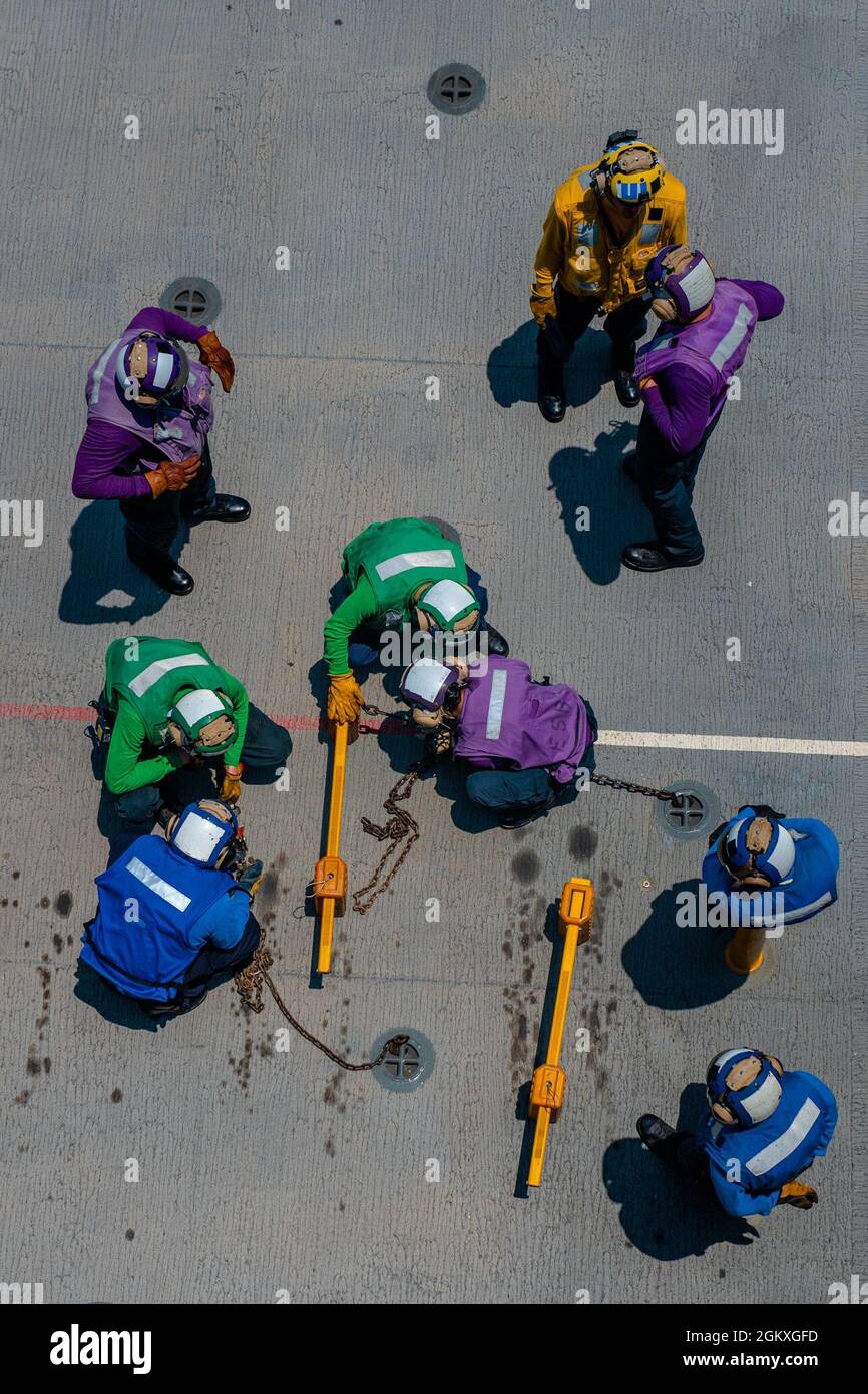 Uss lewis b puller esb 3 hi-res stock photography and images - Alamy