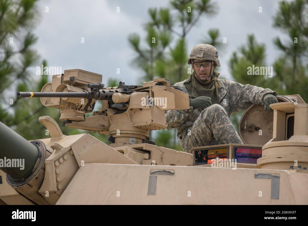 Us army tank gunner hi-res stock photography and images - Alamy