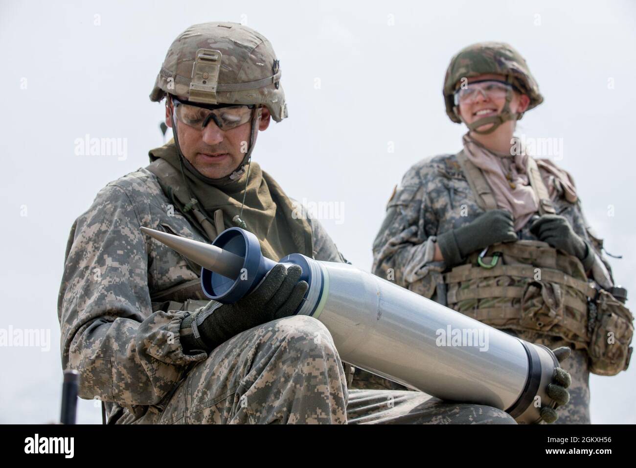 Tank round load hi-res stock photography and images - Alamy