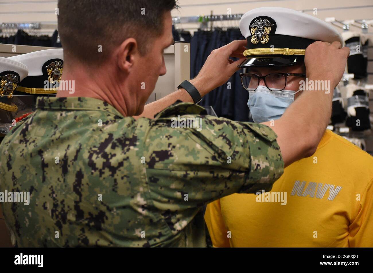 Senior Chief Aviation Electronics Mate Hubbard Gravlee, a Recruit ...
