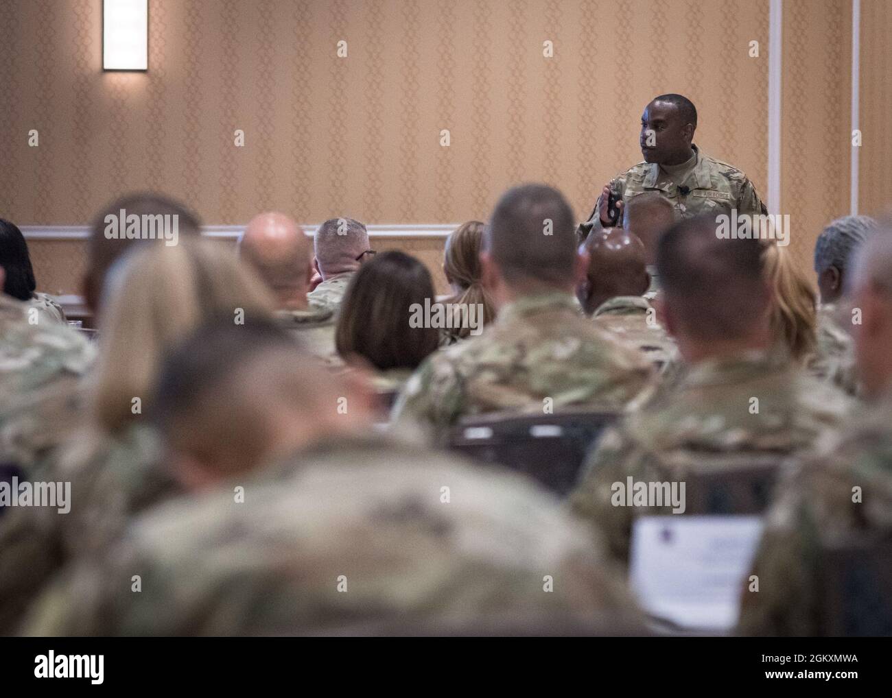 Chiefs huddle hi-res stock photography and images - Alamy