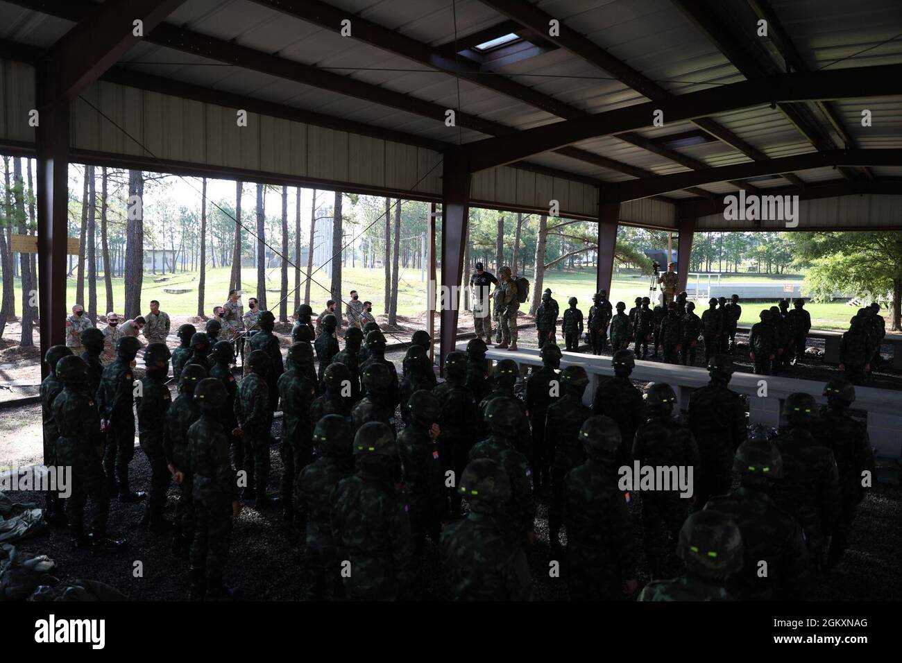 U.S. Army soldiers assigned to 2nd battalion, 325 Airborne Infantry ...
