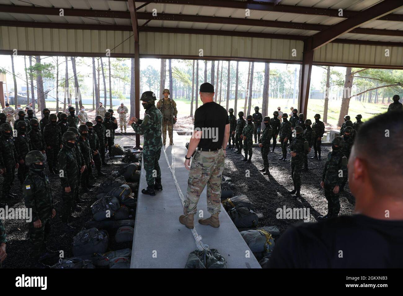 U.S. Army soldiers assigned to 2nd battalion, 325 Airborne Infantry ...