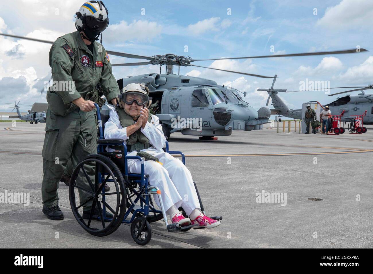 210721-N-KK394-1511 NAVAL STATION MAYPORT, Fla. (July 21, 2021) Ima ...