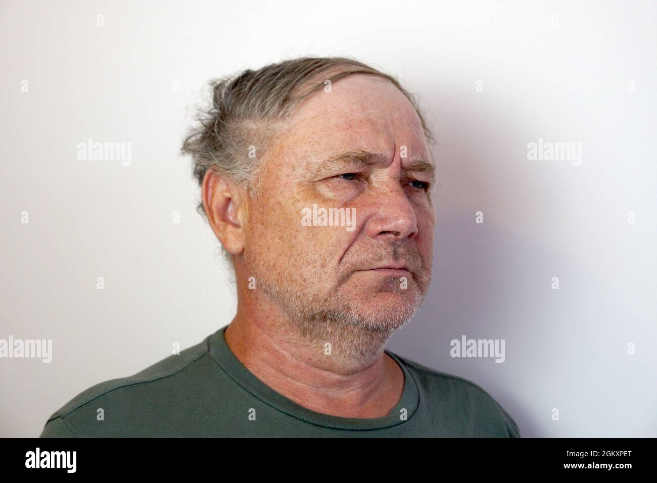 Frowning man hi-res stock photography and images - Alamy