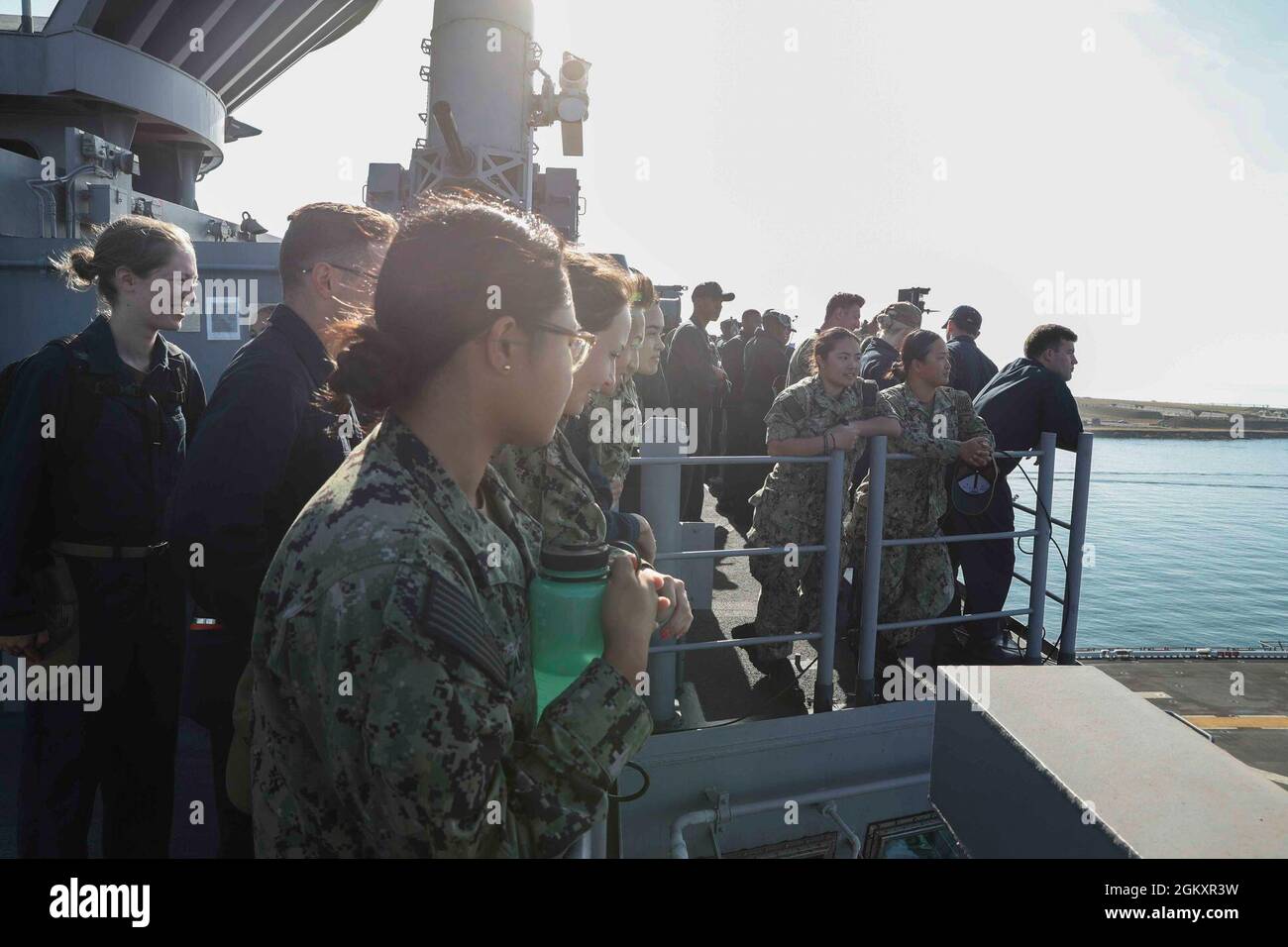 210721-N-CM110-1052 PACIFIC OCEAN (July 21, 2021) – Midshipmen observe ...