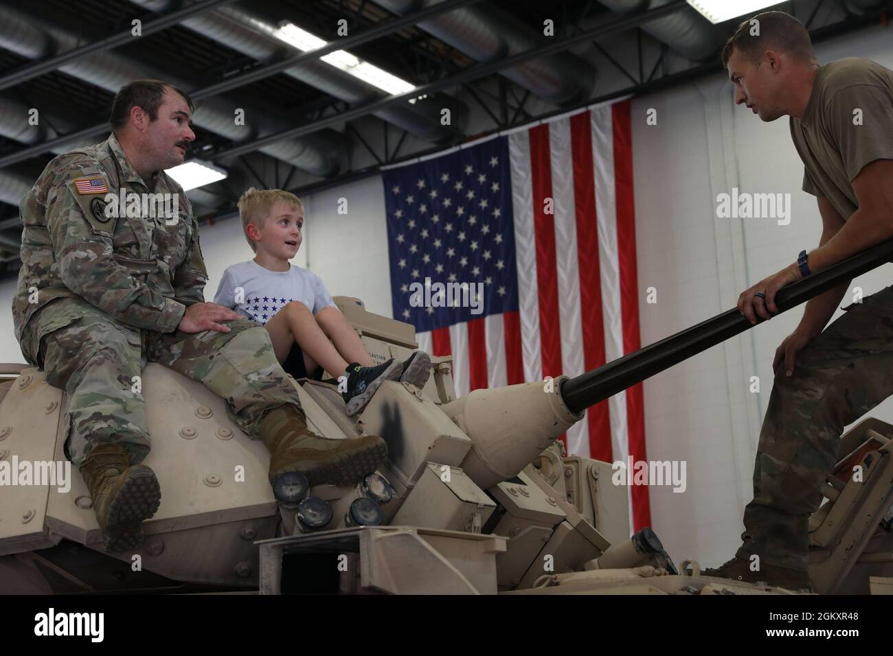 Soldiers in the 2nd Combined Arms Battalion 136th Infantry Regiment ...