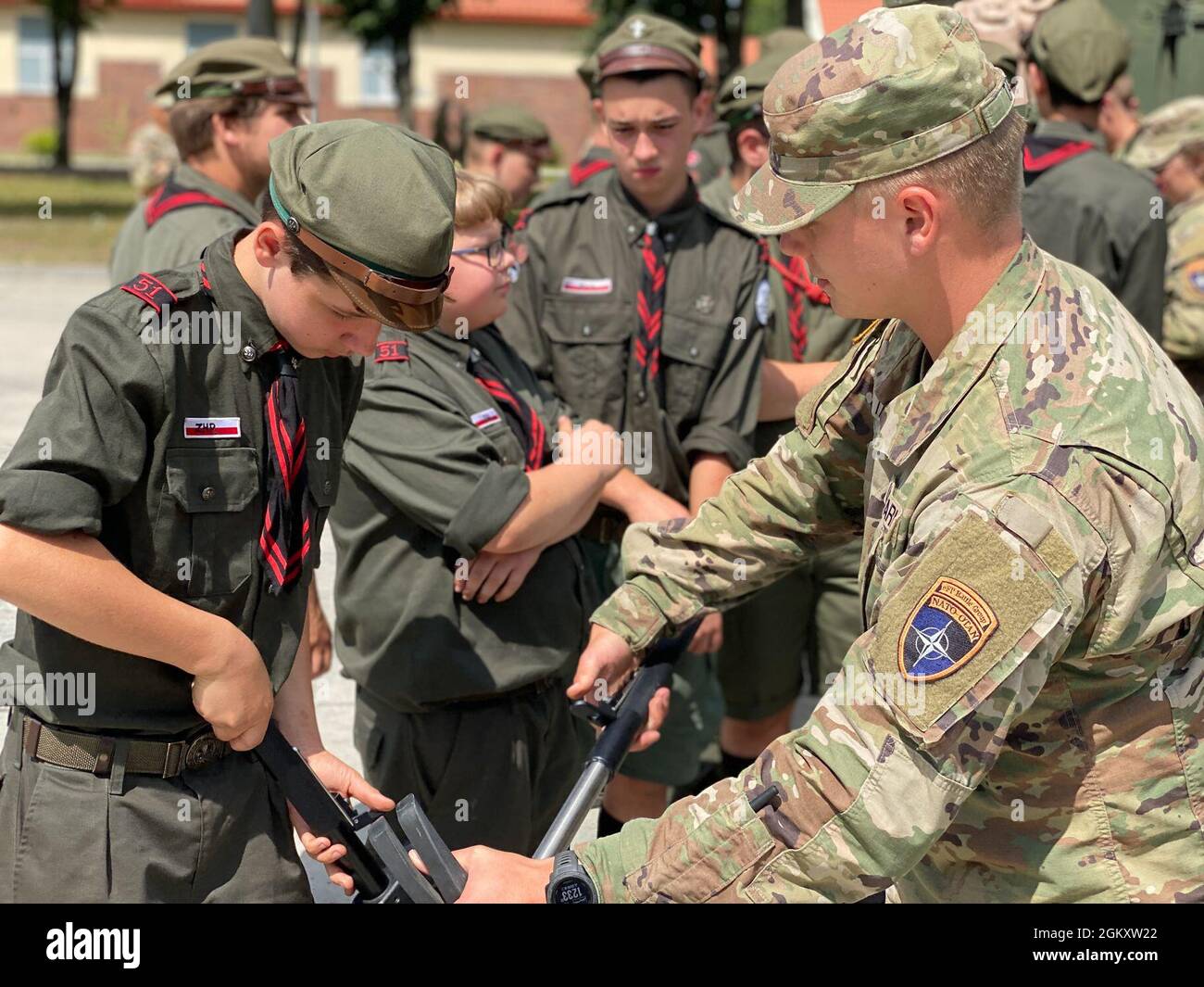 A 3rd Battalion, 161st Infantry Regiment Soldier with the Washington ...