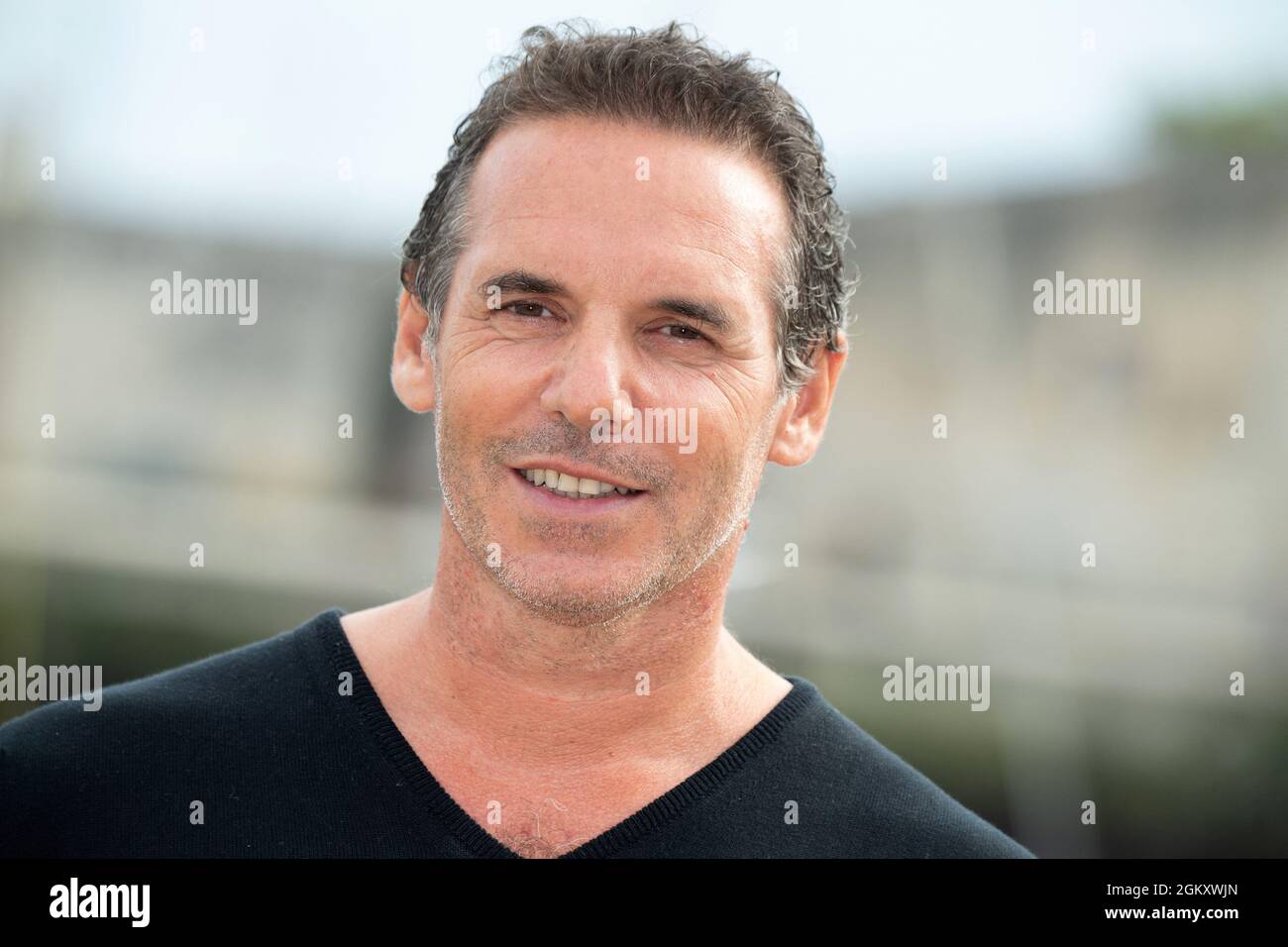 Jeremy Banster attends the Meurtres sur les iles photocall during the ...