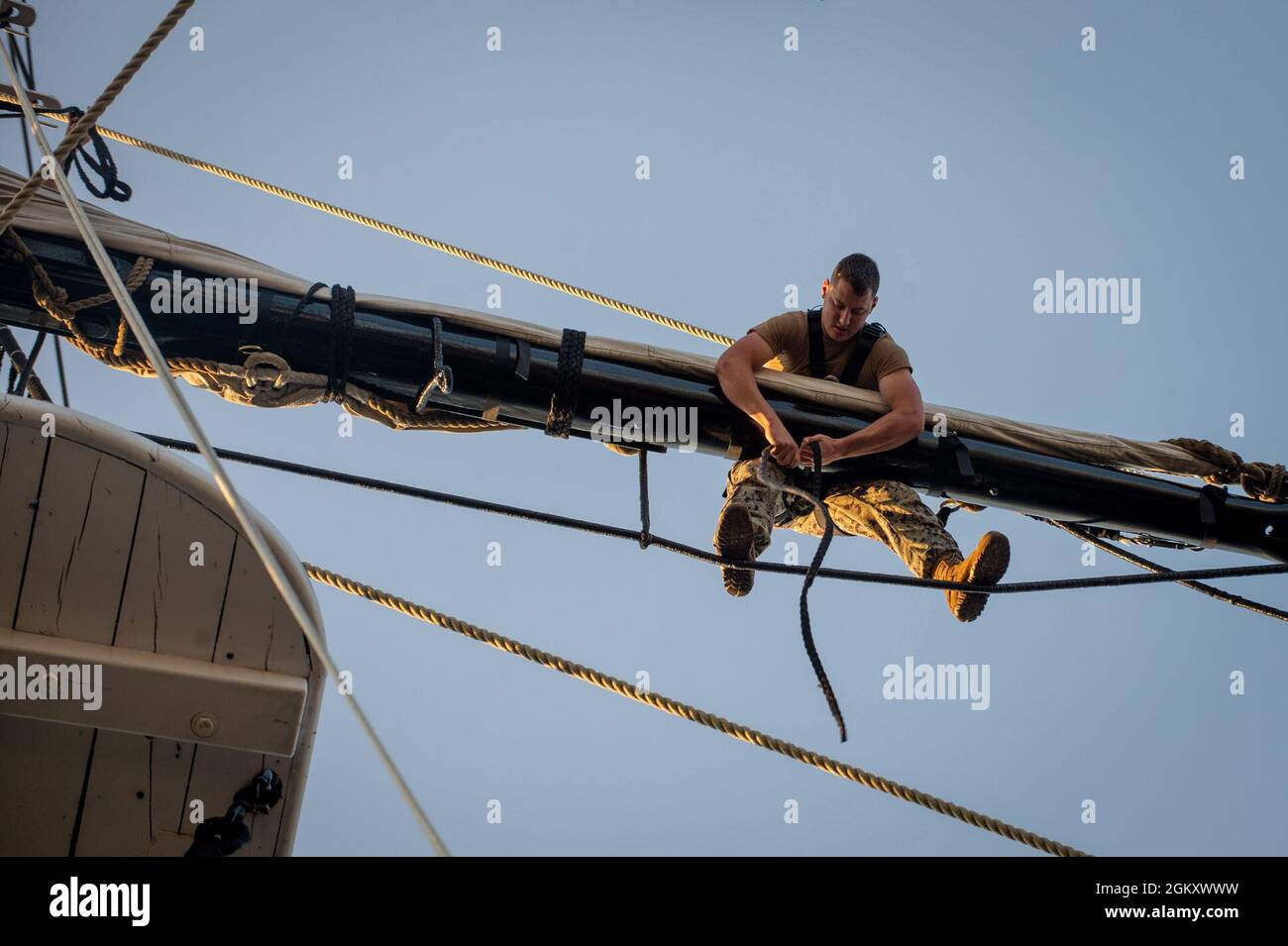 Mizzen top hi-res stock photography and images - Alamy