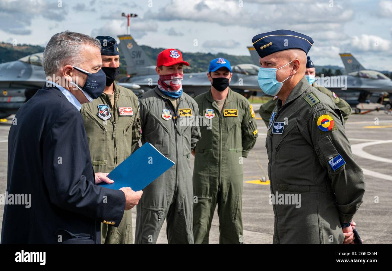 Ambassador Philip S. Goldberg, U.S. Ambassador to Colombia, and General ...