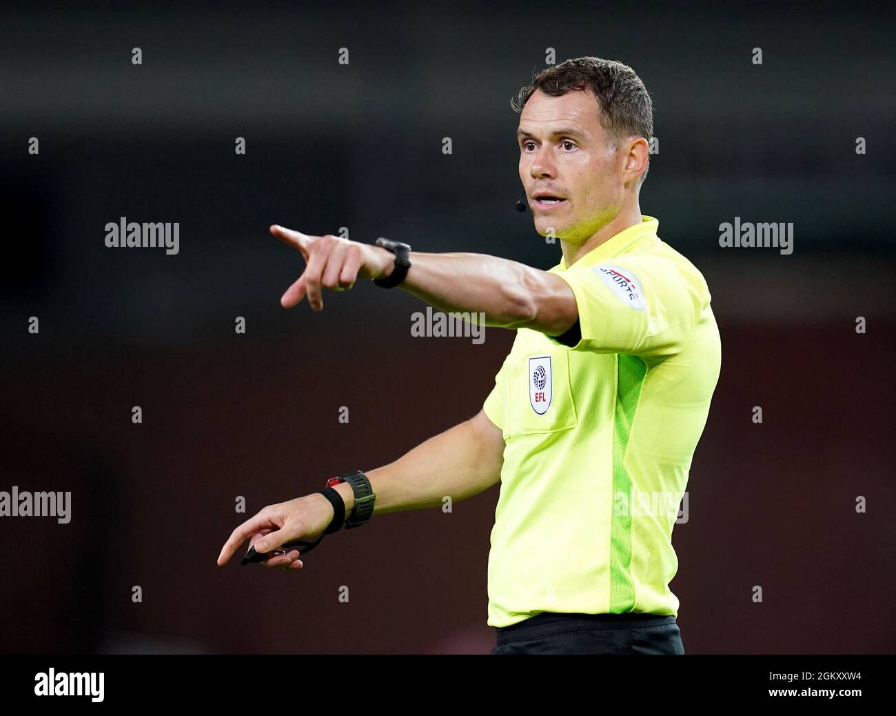 Referee leigh doughty hi-res stock photography and images - Alamy