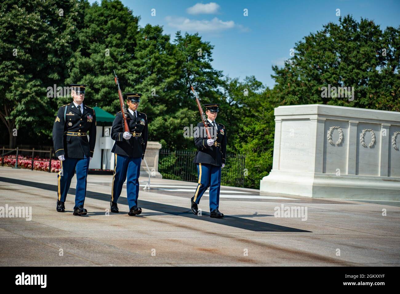 Tomb Guard sentinels perform the Changing of the Guard at the Tomb of ...