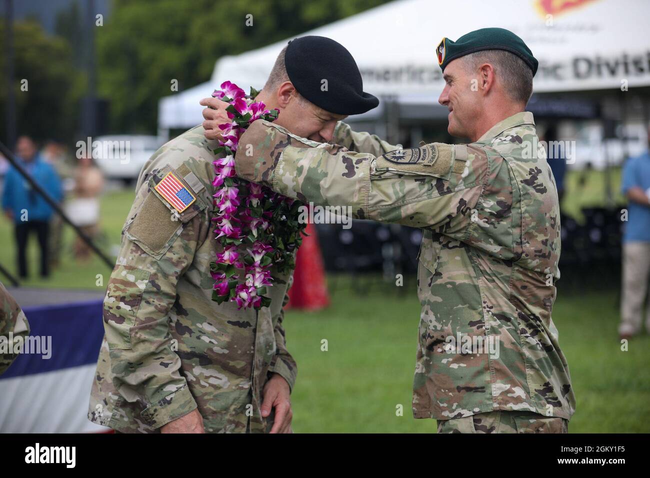 Maj. Gen. James Jarrard, the outgoing Commanding General of 25th ...