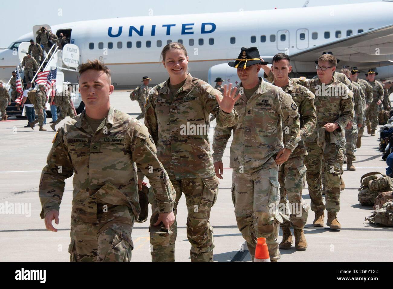 Members of the Iowa National Guard’s Troop B and Headquarters Troop ...