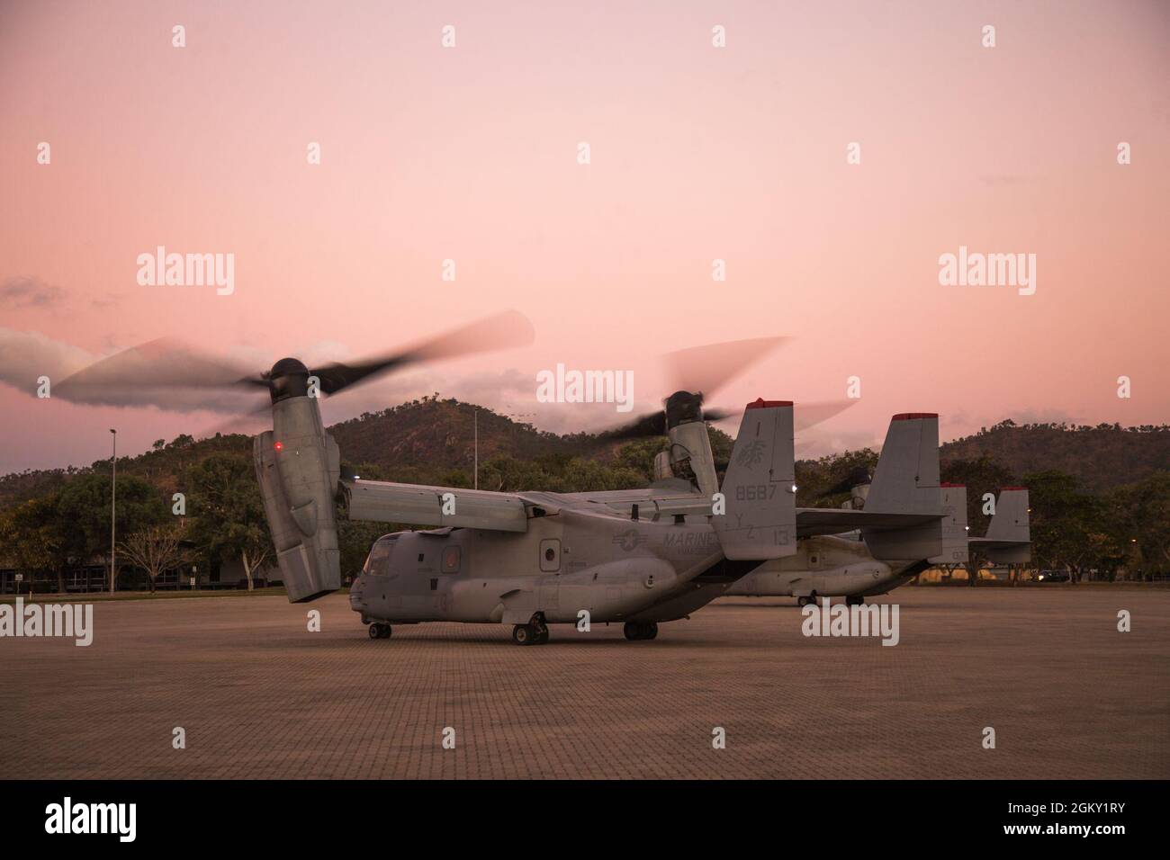A MV-22B Osprey with Marine Medium Tiltrotor Squadron 363 (VMM-363 ...
