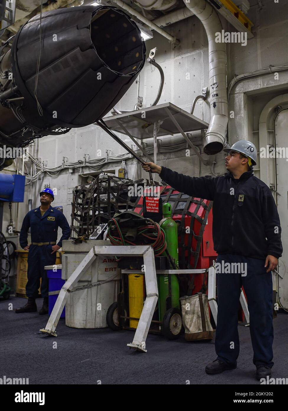 F a 18e super hornet engine hi-res stock photography and images - Alamy