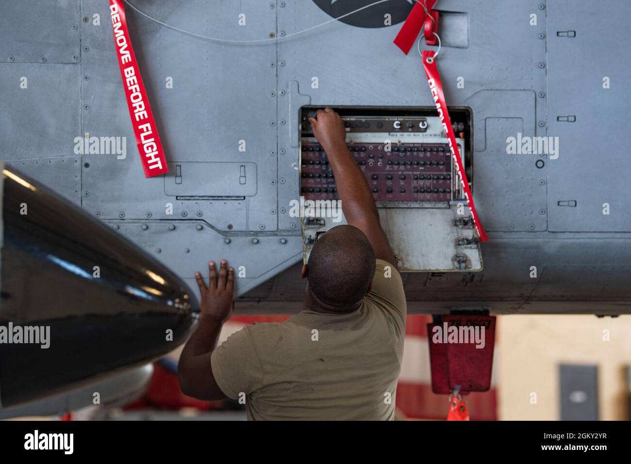 U.S. Air Force Senior Airman William Dillard, 74th Aircraft Maintenance ...