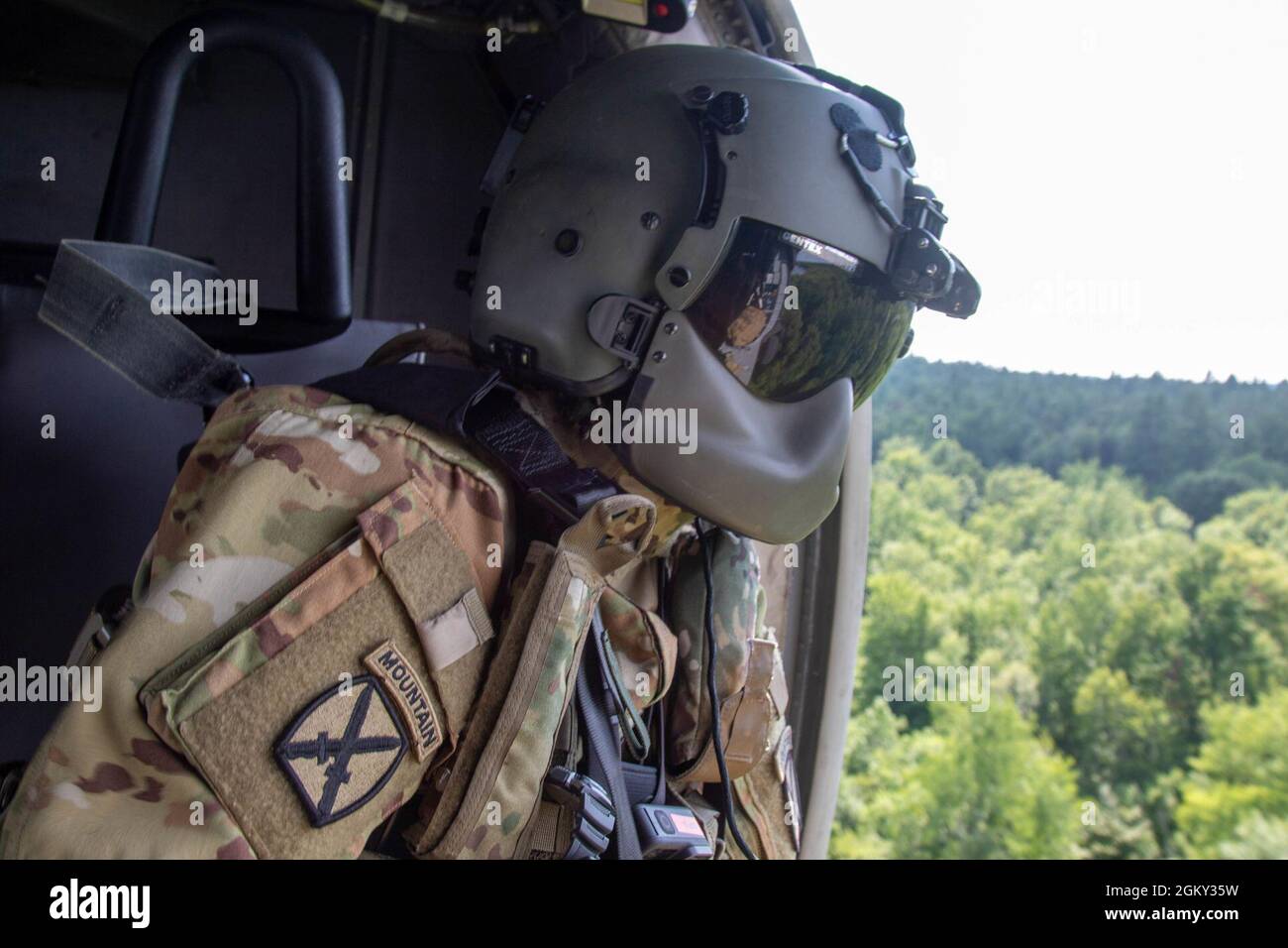 Soldiers with C-Co., 3-10 General Support Aviation Battalion, 10th ...