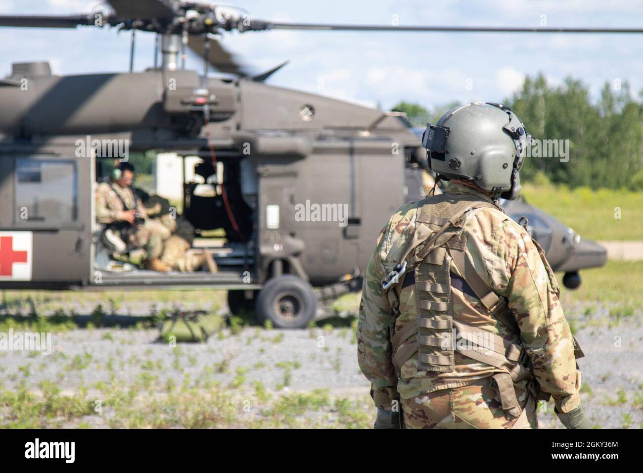 Soldiers with C-Co., 3-10 General Support Aviation Battalion, 10th ...