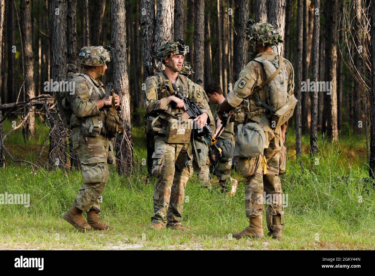 39th infantry brigade combat team hi-res stock photography and images ...