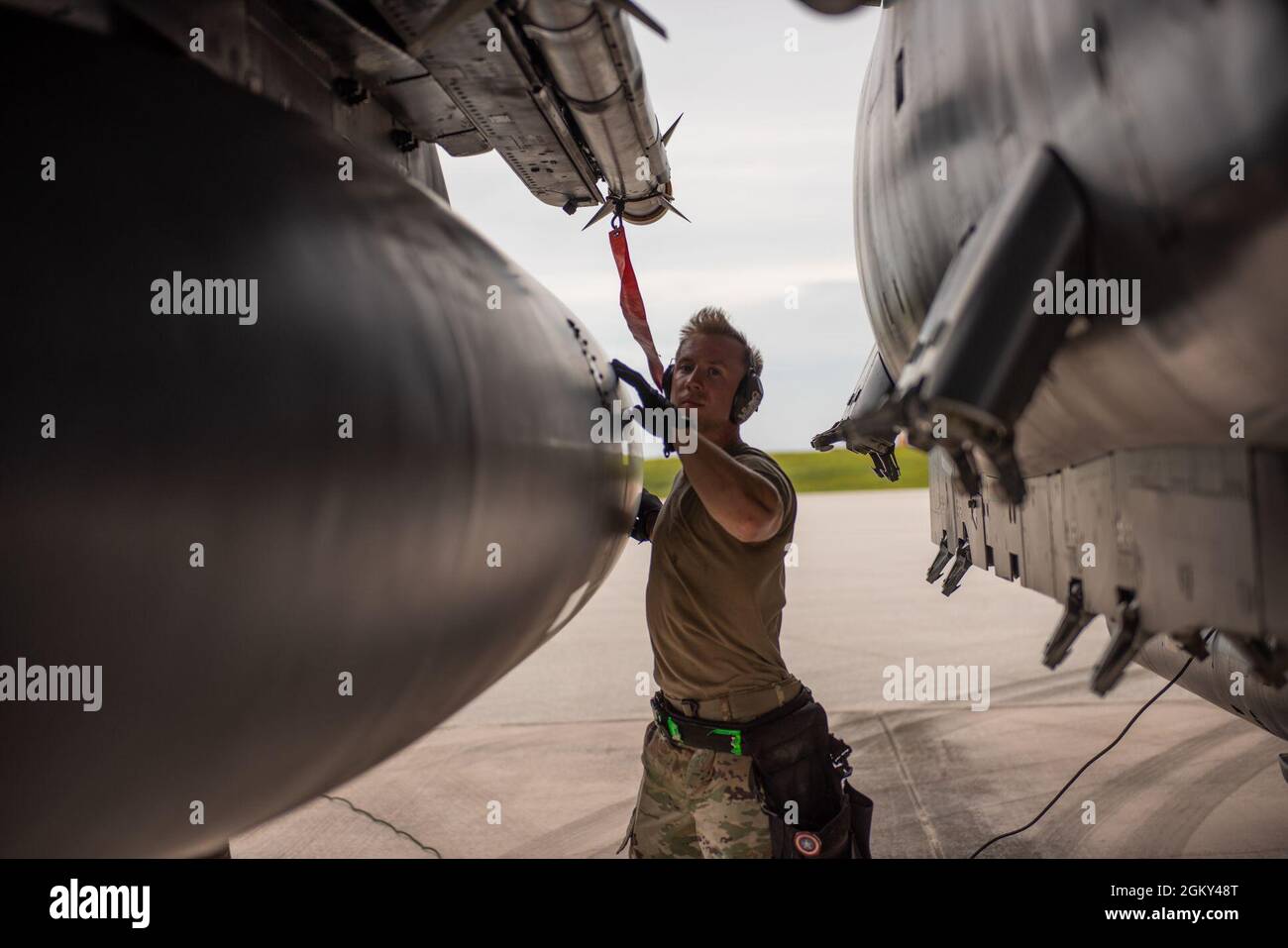 Load standardization crew hi-res stock photography and images - Alamy