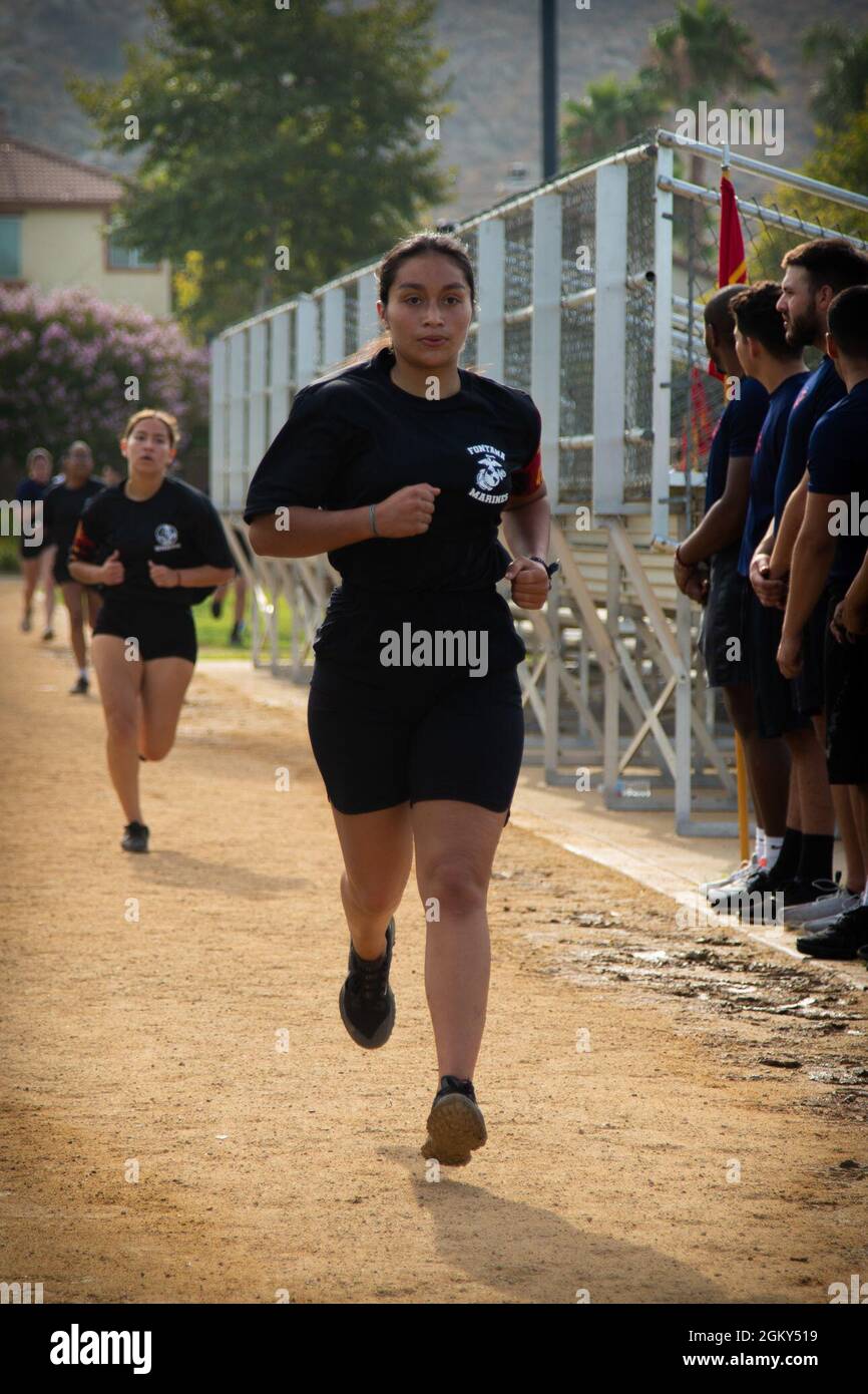 Poolee marine corps recruiting station hi-res stock photography and ...