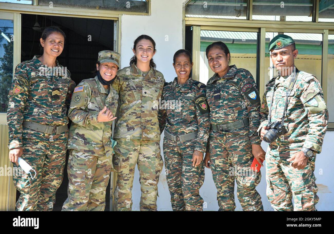 Soldiers with the U.S. Army Forces (ARFOR) and the Forcas de Defesa de ...