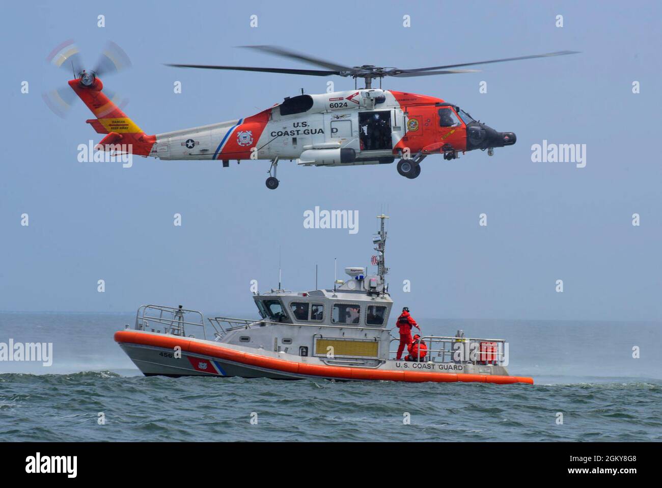 Coast Guard crews from Station Little Creek, Virginia and Air Station ...