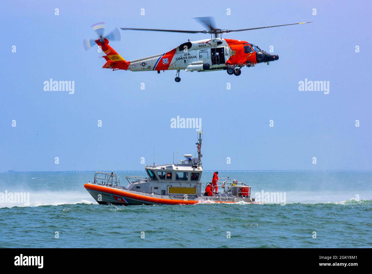 Coast Guard crews from Station Little Creek, Virginia and Air Station ...