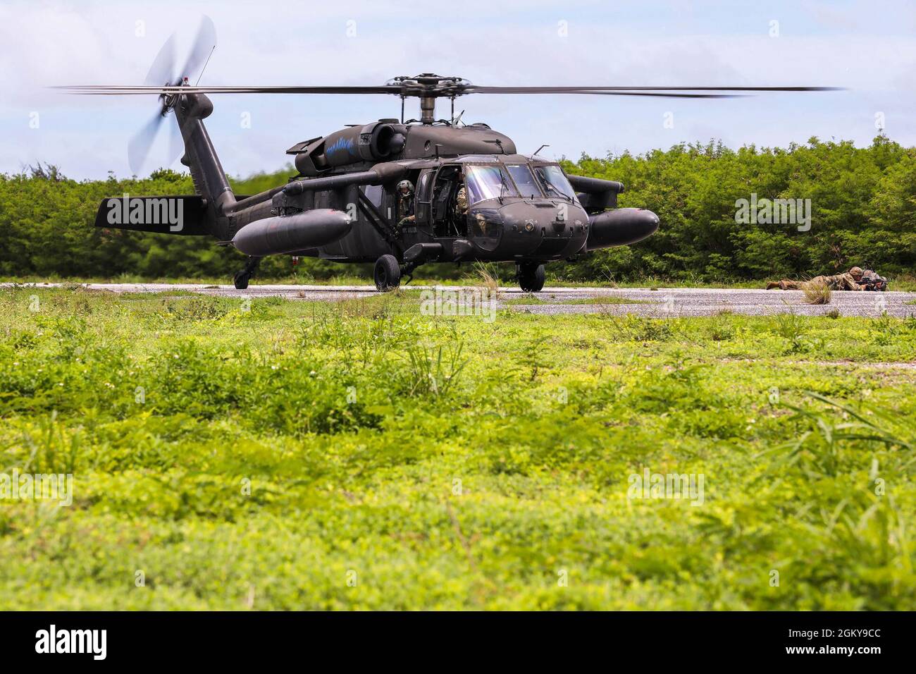 A UH-60 Black Hawk flight crew Soldier participating in Forager 21 ...