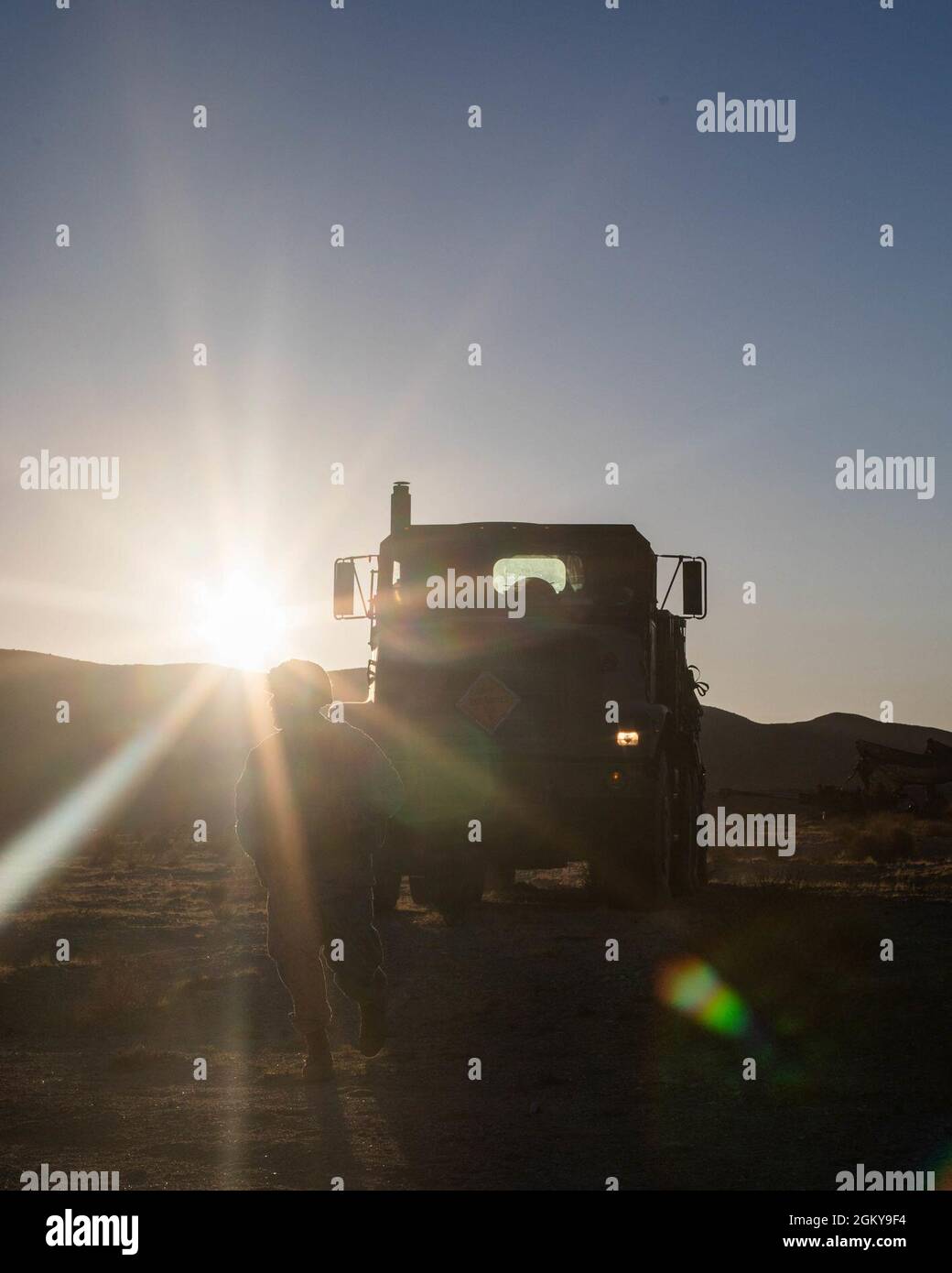 Marines with Oscar Battery, 5th Battalion, 14th Marines, 4th Marine ...