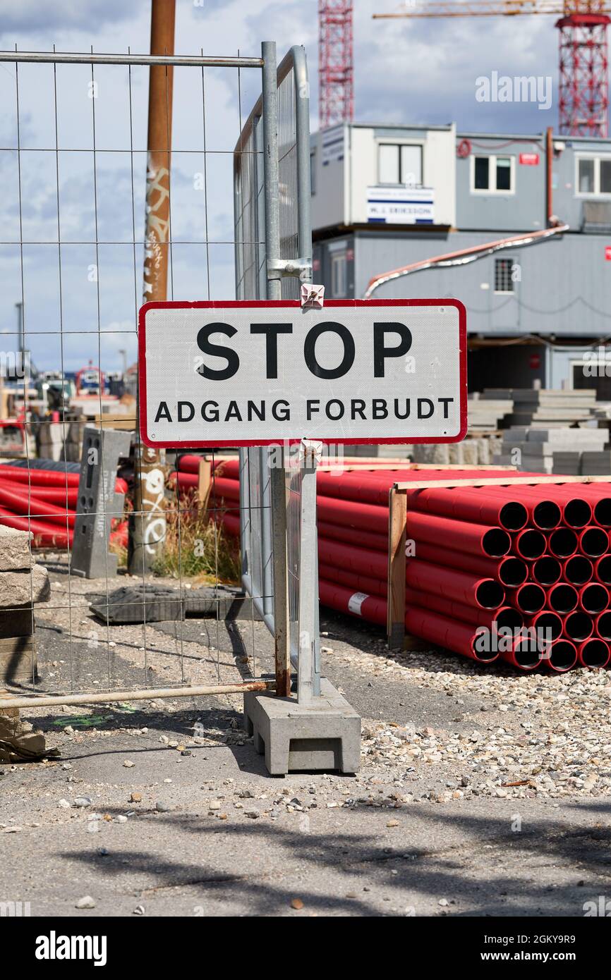 "Stop – adgang forbudt" (Danish for "Stop – no admittance"), sign ...