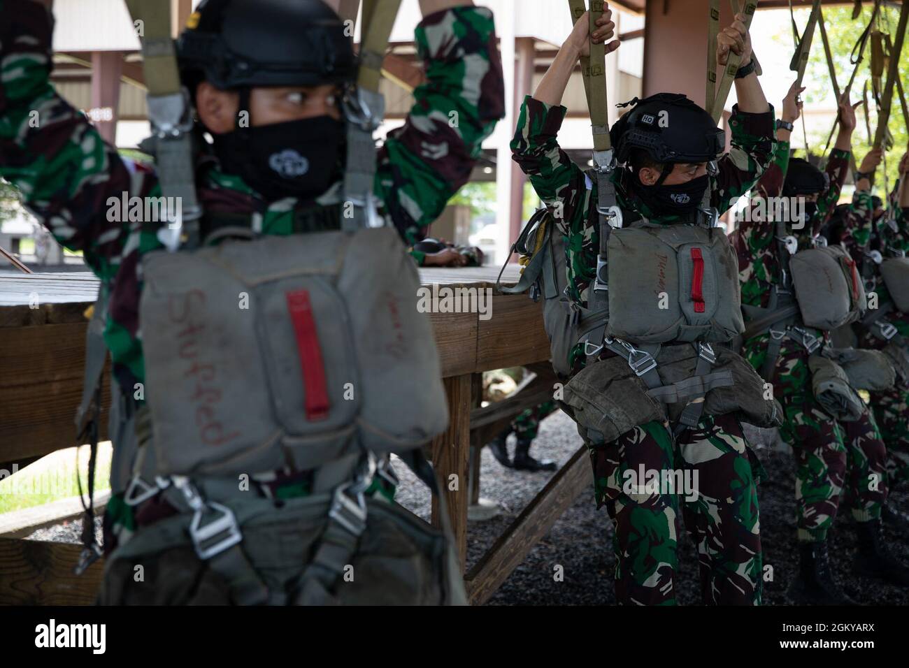 82nd Airborne Division Jumpmasters conduct the Suspence Trainer for ...