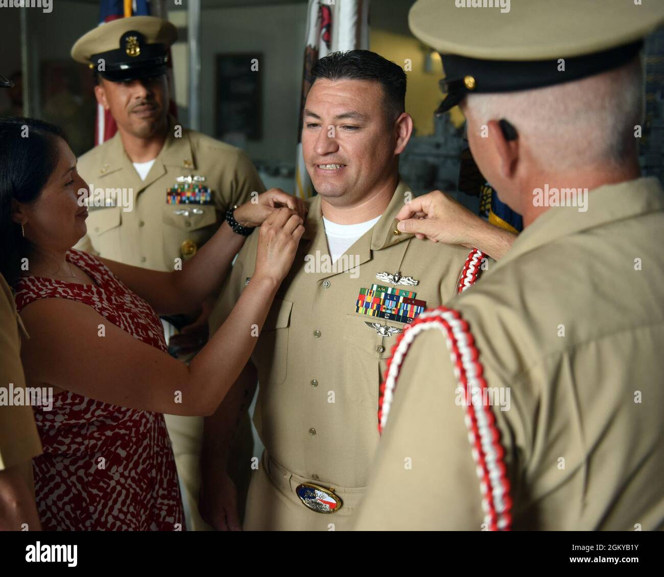 Navy military training instructor hi-res stock photography and images ...