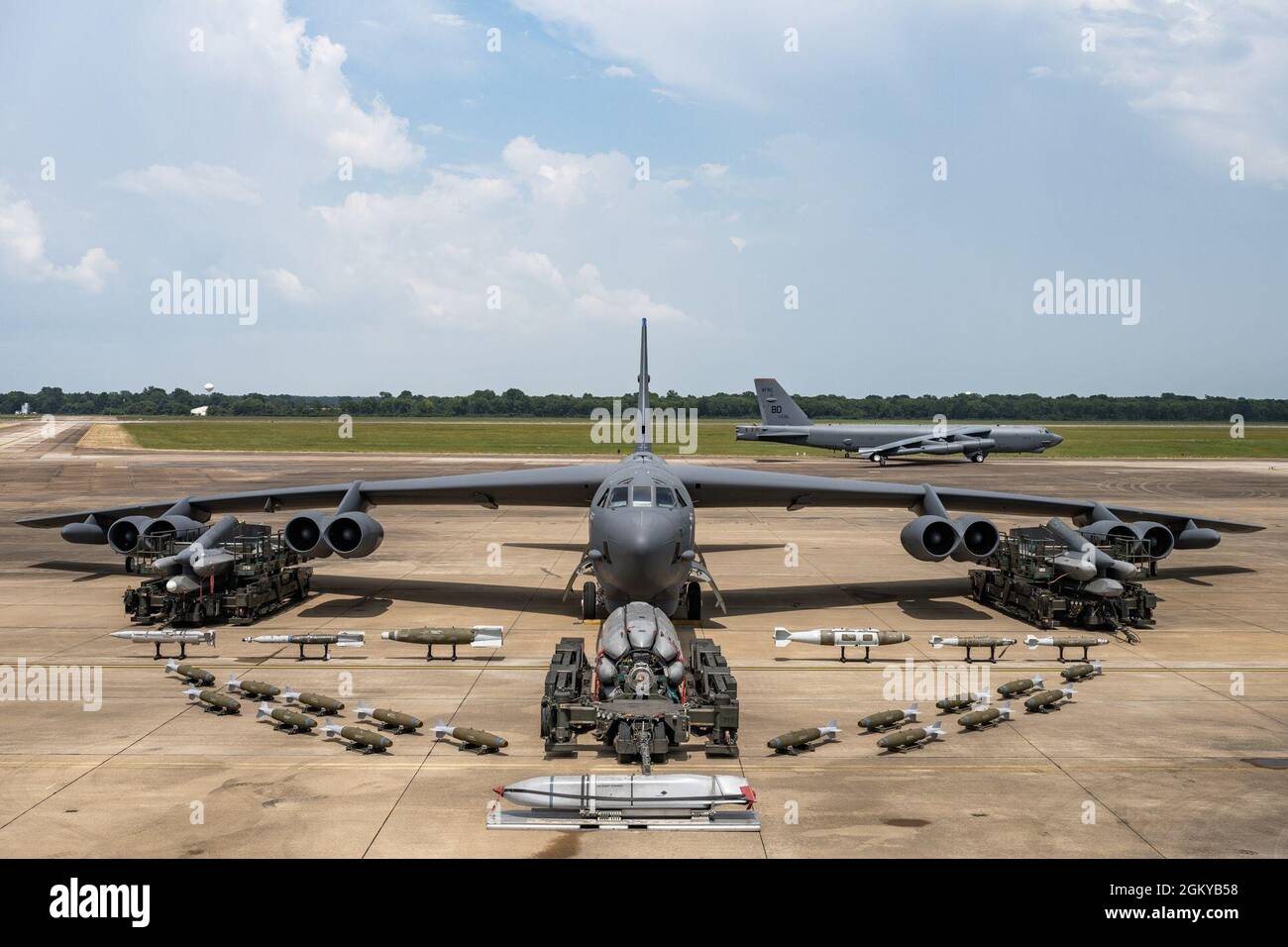 The B-52H Stratofortress is a long-range, heavy bomber that can perform ...