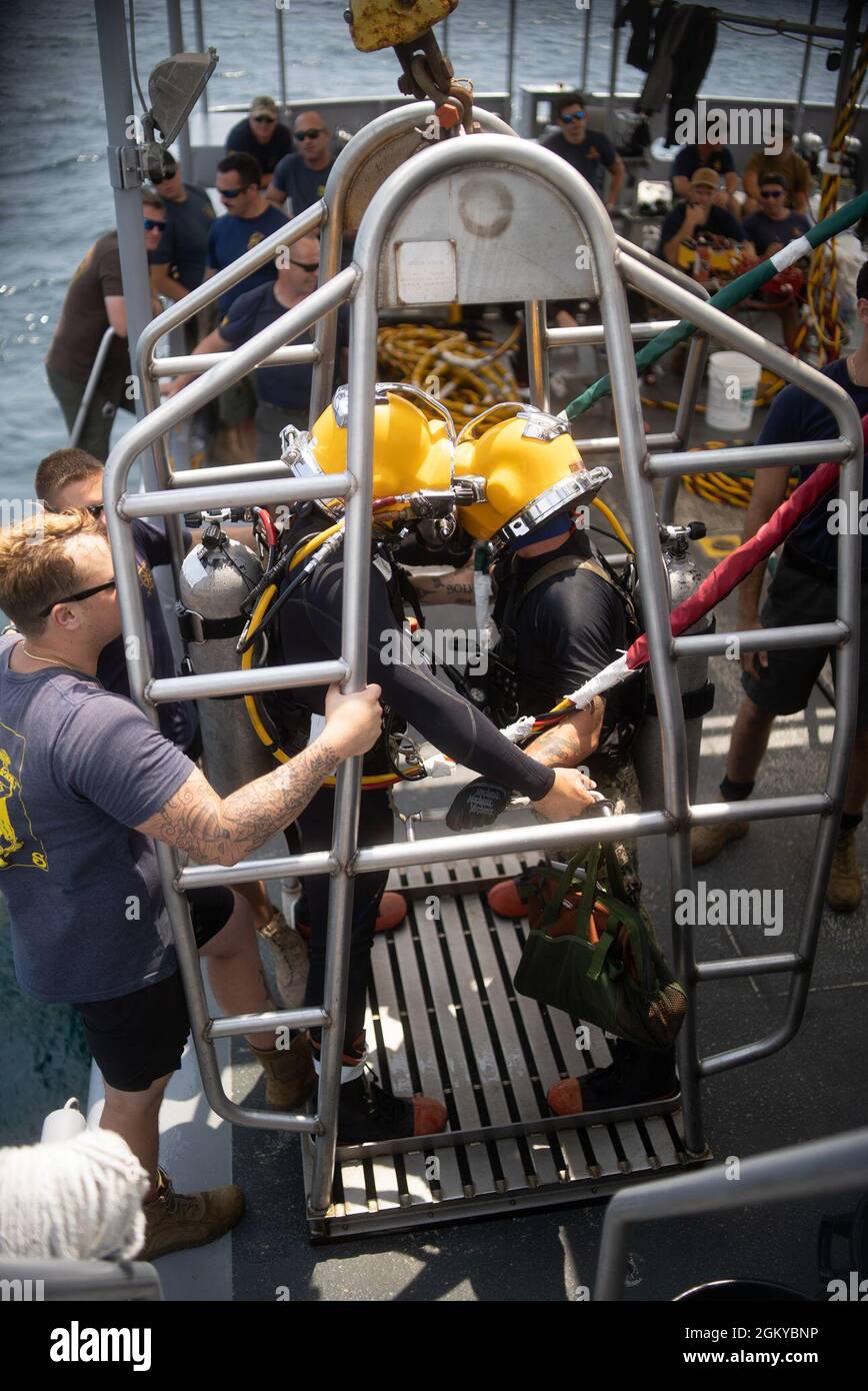 Mobile diving and salvage unit mdsu 2 hi-res stock photography and ...