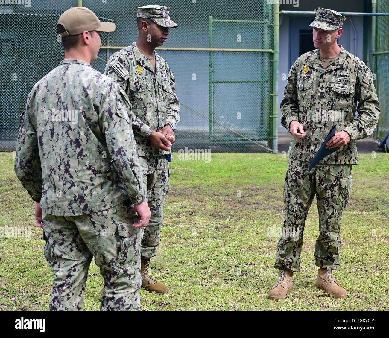 U s navy senior chief master at arms hi-res stock photography and ...