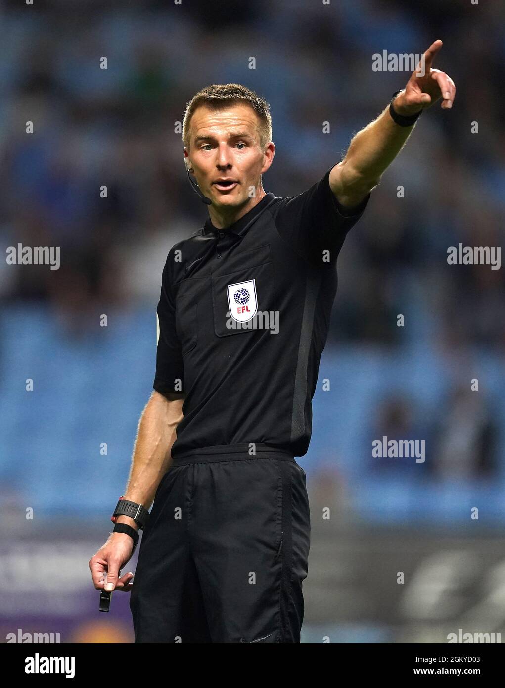 Referee Michael Salisbury during the Sky Bet Championship match at the ...