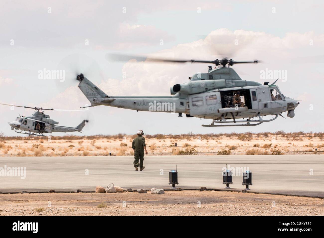 Two marine light attack squadron hi-res stock photography and images ...