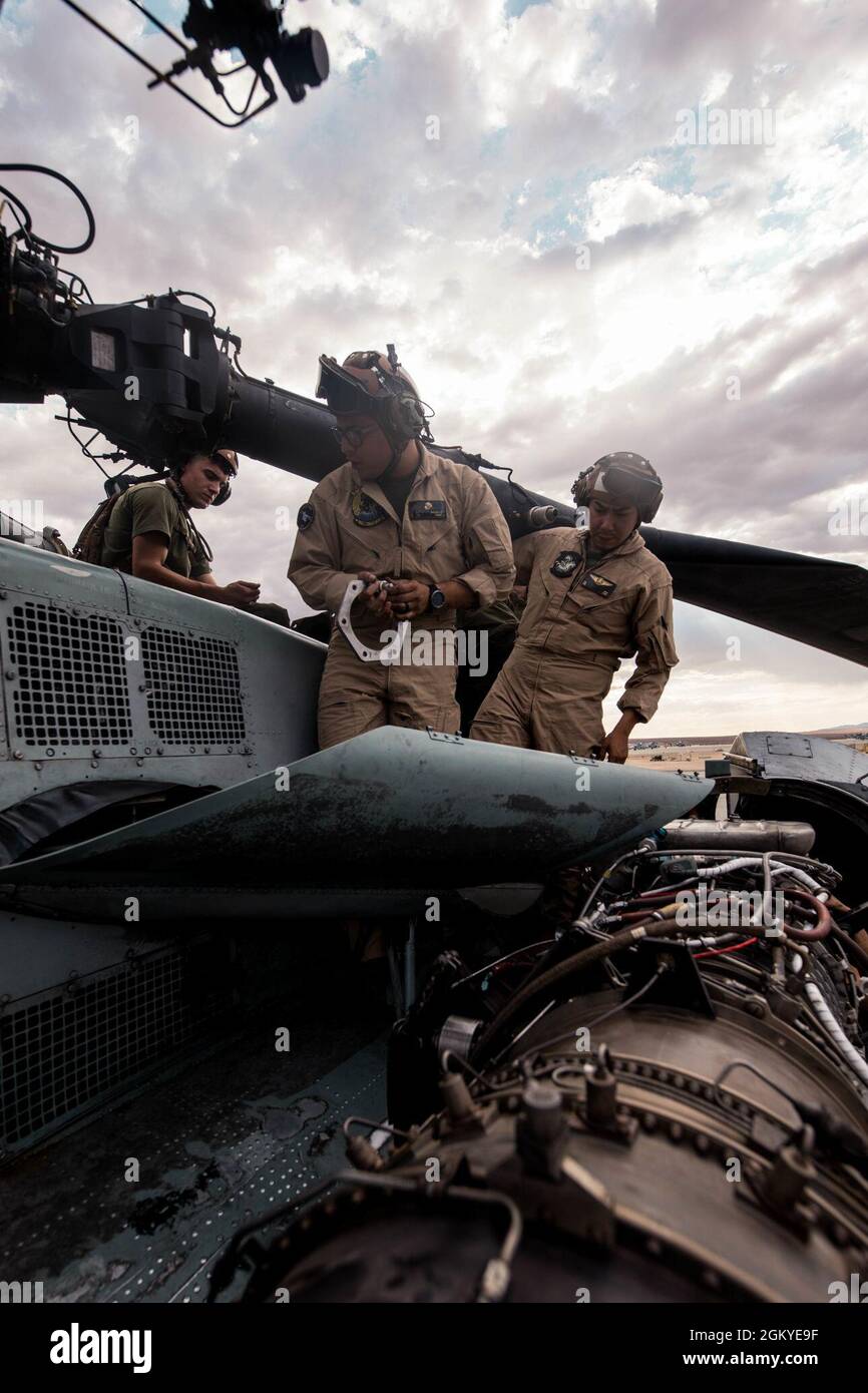 Marines with Marine Heavy Helicopter Squadron (HMH) 772 perform ...