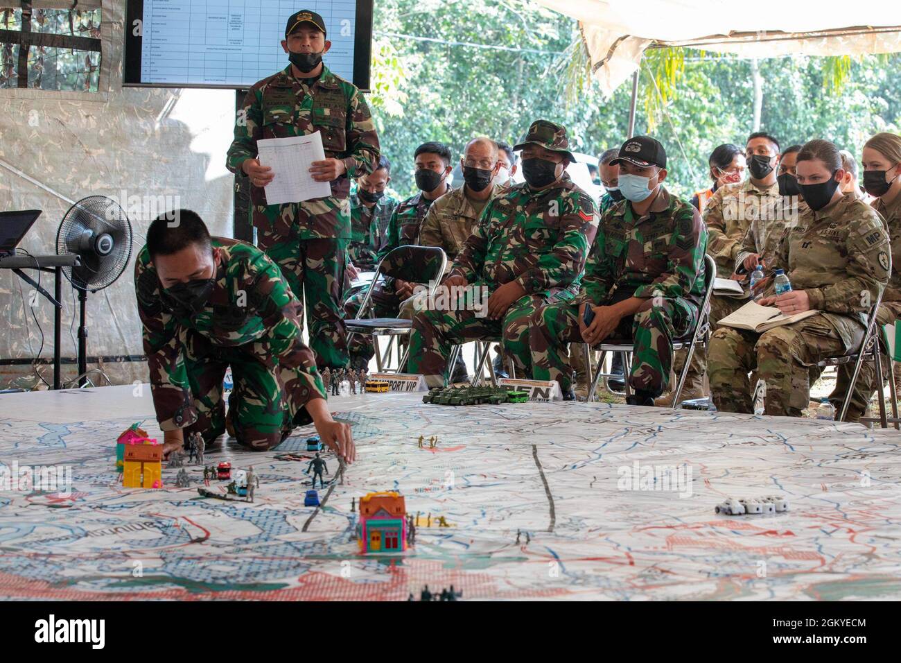 Task Force Warrior U.S. Army soldiers meet with soldiers of the Tentara ...